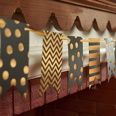 Guirnalda Banderín Negro y Dorado – Mi Bella Home